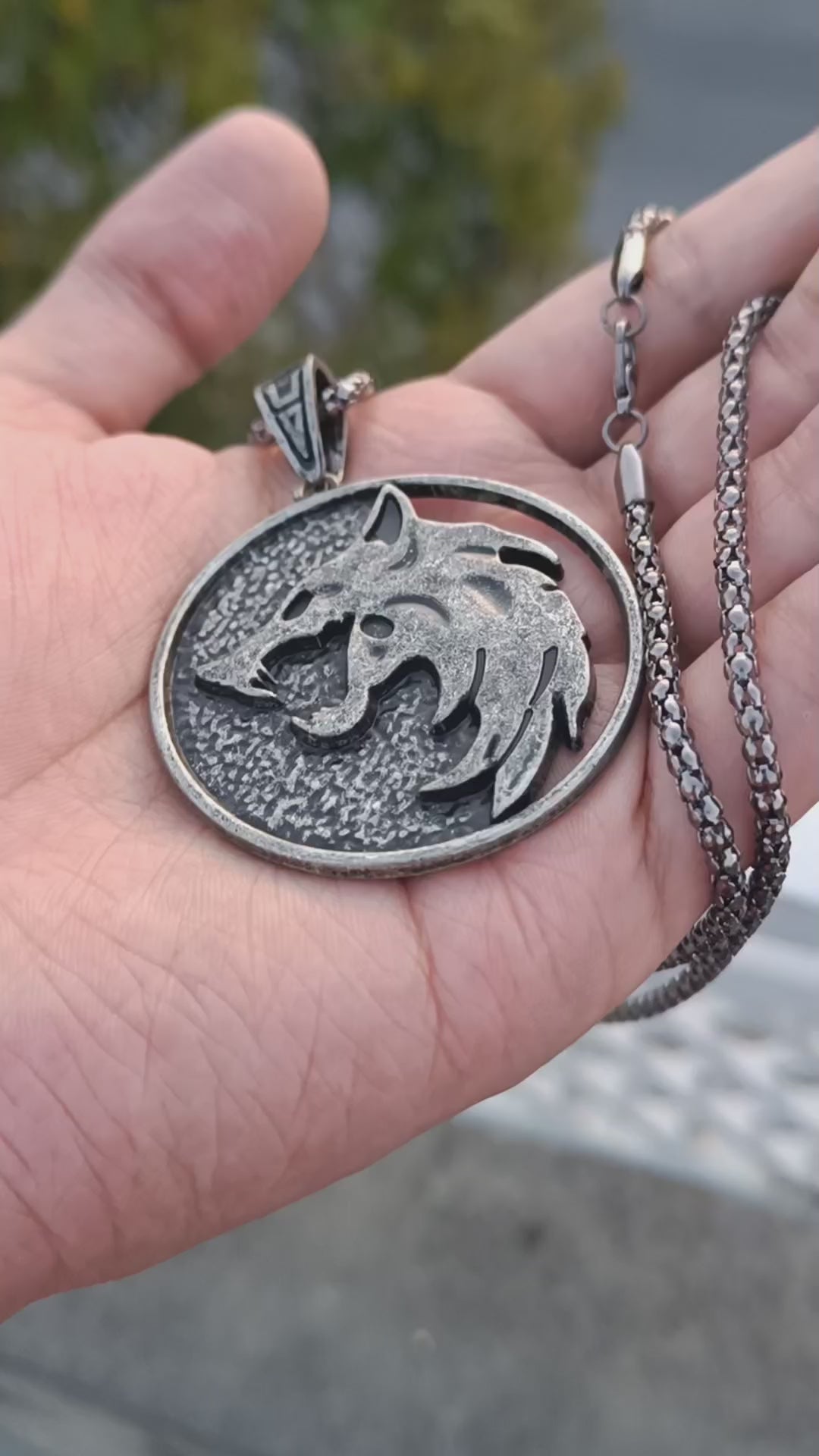 NETFLIX WITCHER GERALT MEDALLION – Virtual Vault